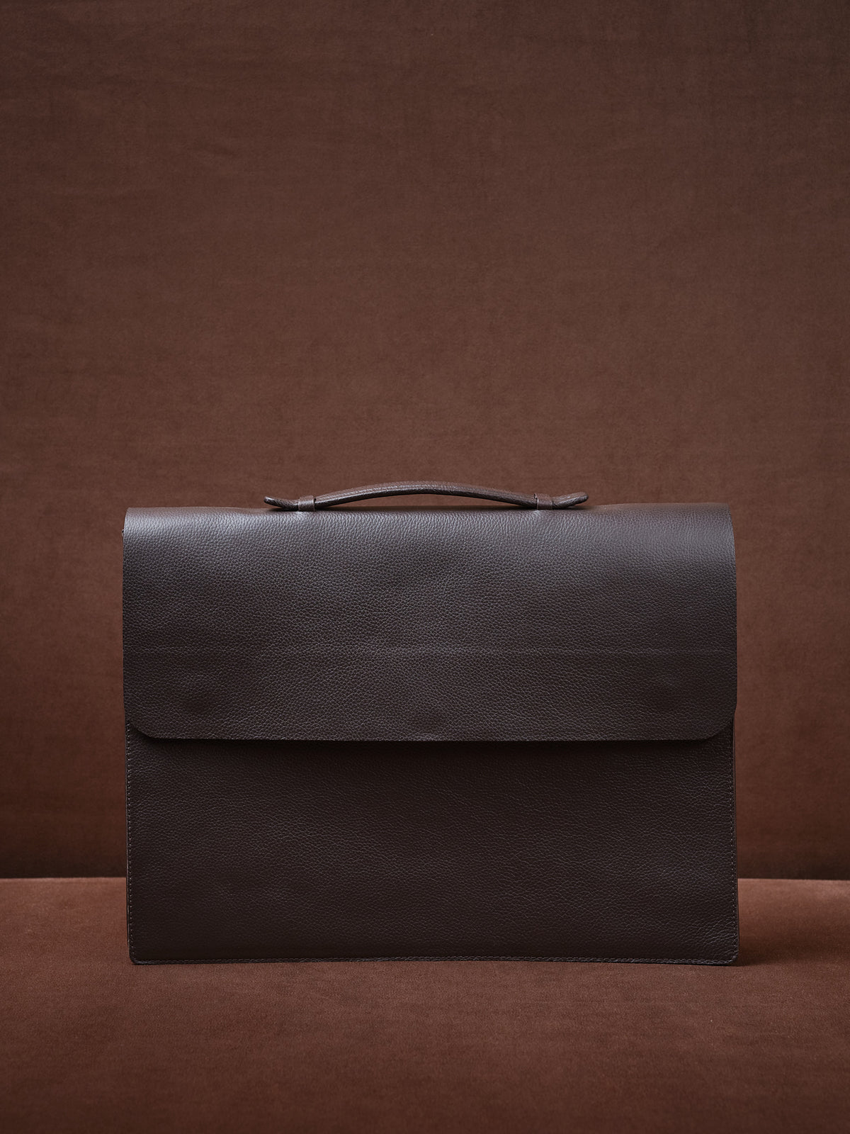 Valet Button Laptop Portfolio by Capra Leather